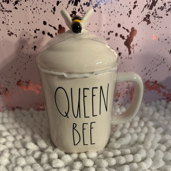 Rae Dunn | Other | New Rae Dunn Queen Bee Mug With Topper | Poshmark